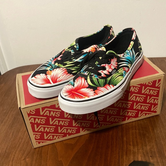 Vans | Shoes | New Wbox Htf Vans Hawaiian Floral Shoes 75 | Poshmark